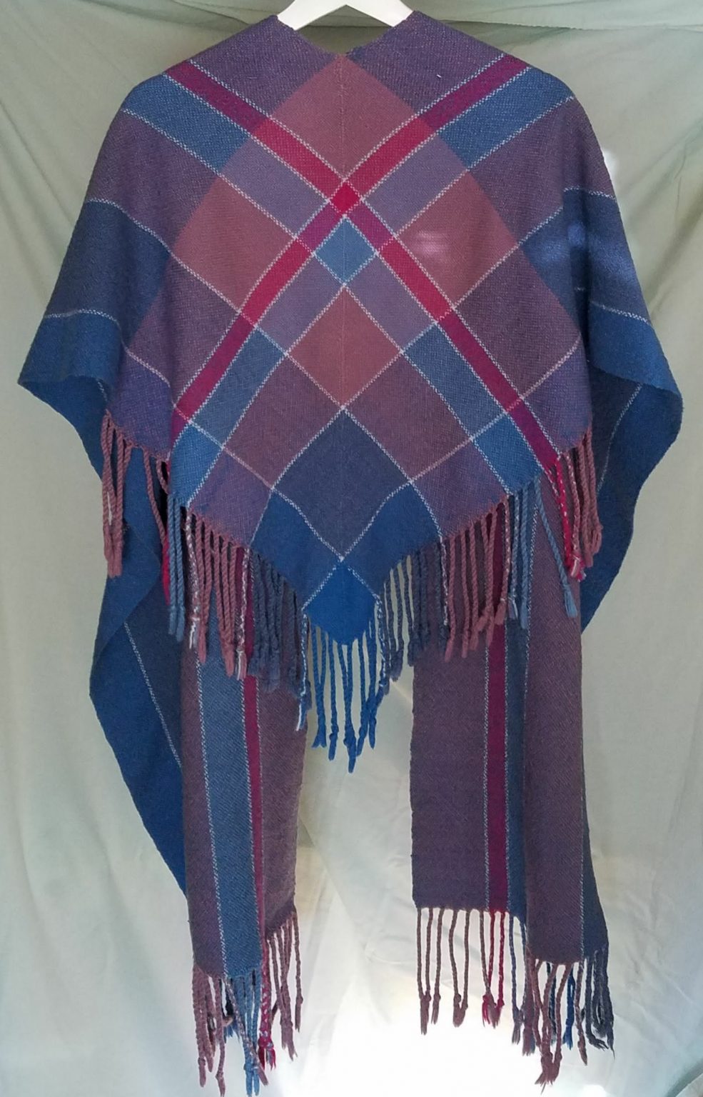 Doubleweave V-Shawl – Nashoba Valley Weavers' Guild